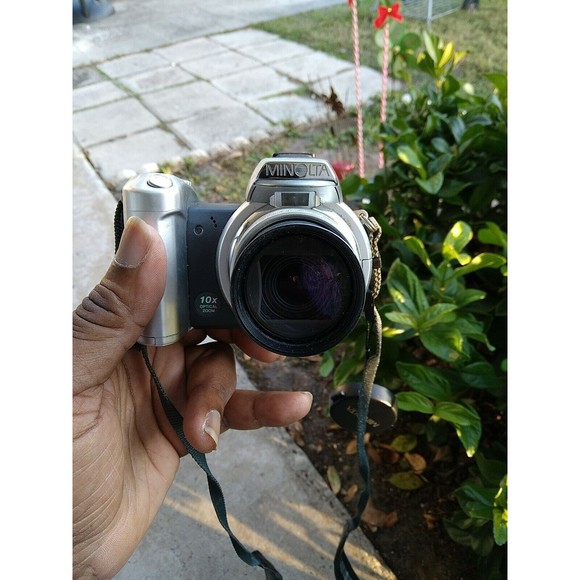 Cameras, Photo & Video | Konica Minolta Dimage Z1 32 Mega Pixel Silver ...